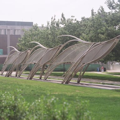 Pros and Cons of Architectural Mesh For Exterior Applications