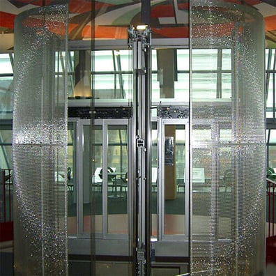 Pros and Cons of Architectural Mesh For Interior Applications